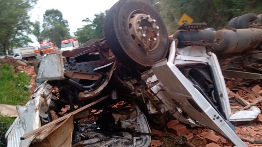 Homem fica ferido após capotamento na PR 487, em Pitanga – Correio do Cidadão – Notícias de ...