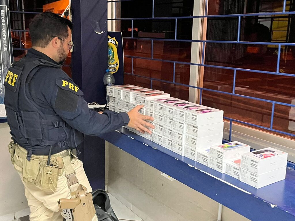 Droga E Aparelhos Eletrônicos São Apreendidos Na Br 277 Em Guarapuava